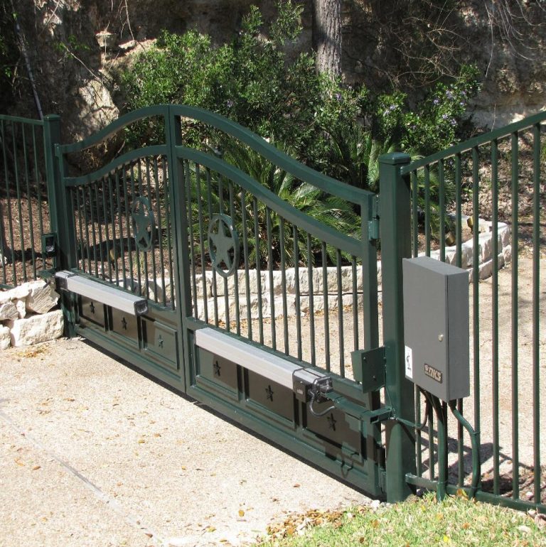 Driveway Gate Installation | Austin, TX | Viking Fence